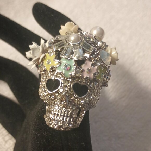 Betsey Johnson | Jewelry | Betsy Johnson Skull Head Rhinestone Pearl ...